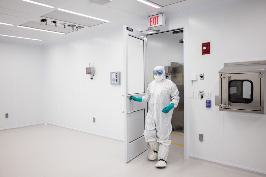 cGMP CleanSuites | SmartLabs